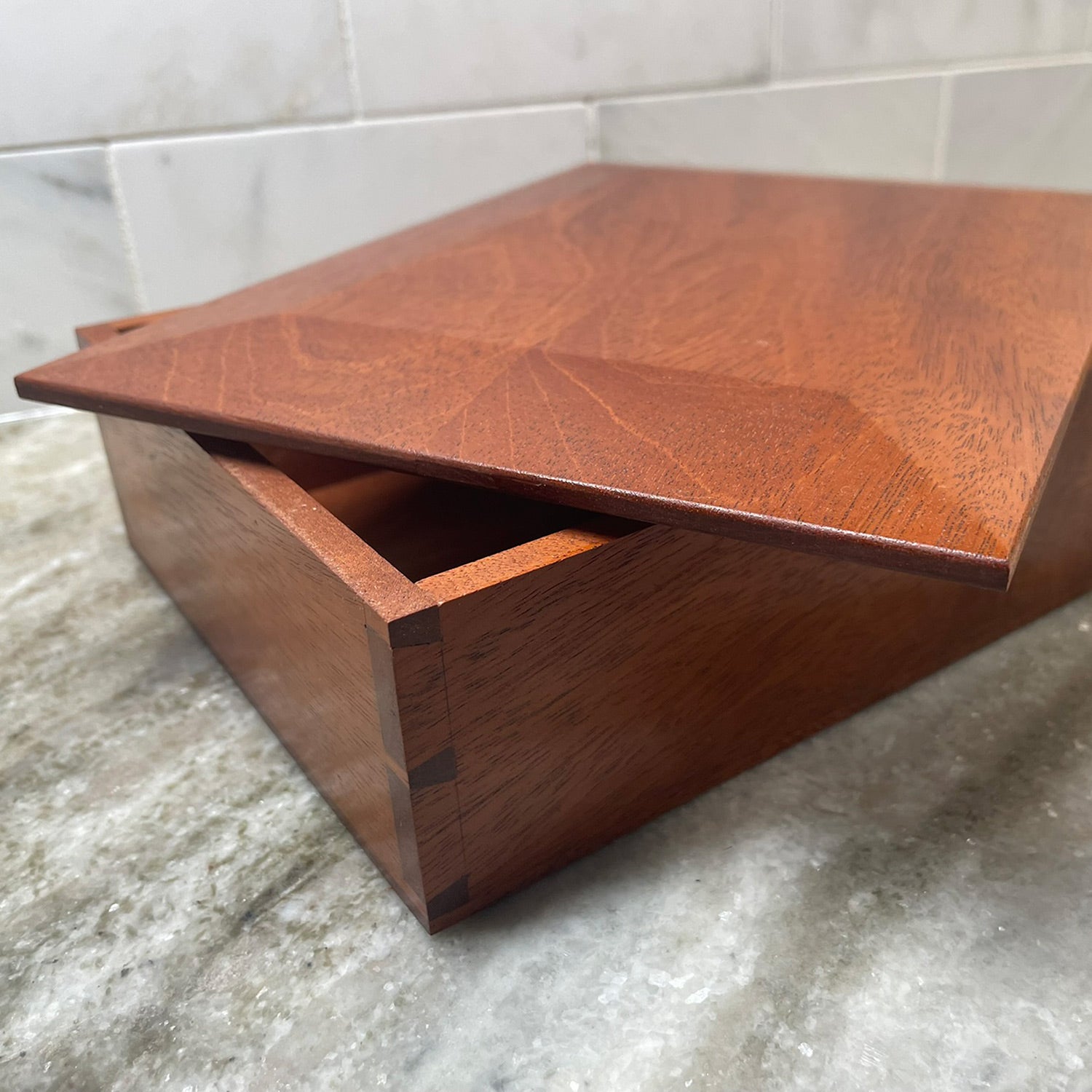 Woodworking Class: Make a Dovetail Memento Box with Tom Calisto (2 Day ...